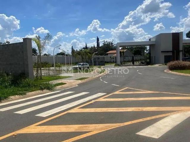 Terreno em Condomínio Santa Terezinha