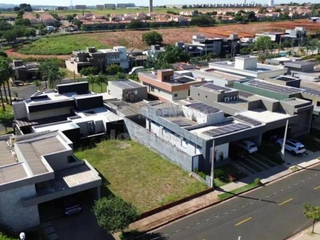 Terreno em Condomínio para Venda com 272m² no Residencial Figueira II