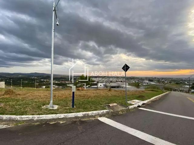 Terreno em Condomínio para Venda em Taubaté/SP Campos do Conde