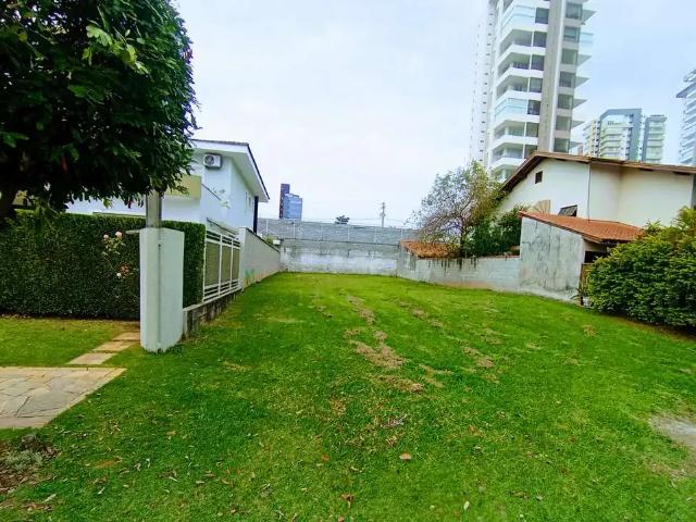 Terreno em Condomínio para Venda em Taubaté/SP Jardim das Nações