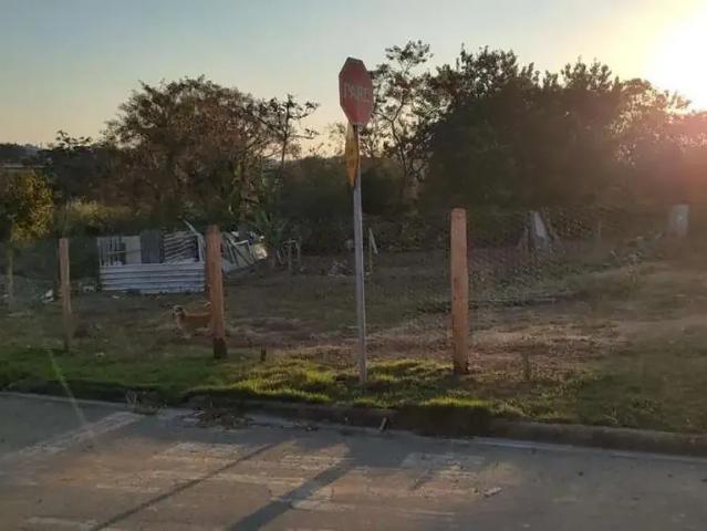 Terreno em Condomínio para Venda em Taubaté/SP Piracangaguá