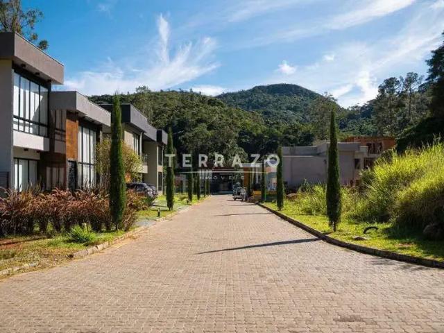 Terreno em Condomínio para Venda em Teresópolis/RJ Posse