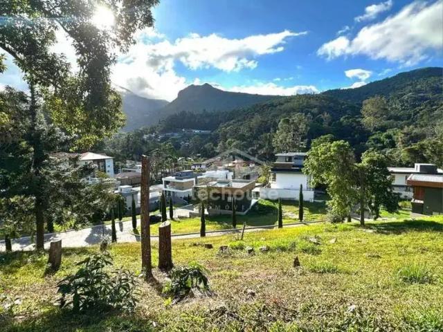 Terreno em Condomínio para Venda em Teresópolis/RJ Posse
