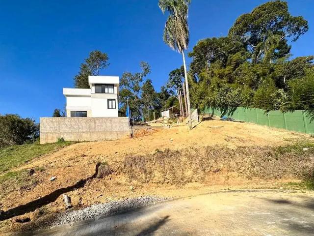 Terreno em Condomínio para Venda em Teresópolis/RJ Posse