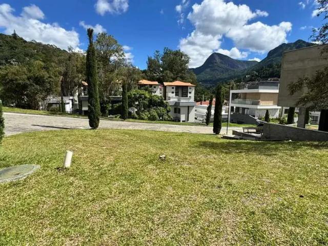 Terreno em Condomínio para Venda em Teresópolis/RJ Posse