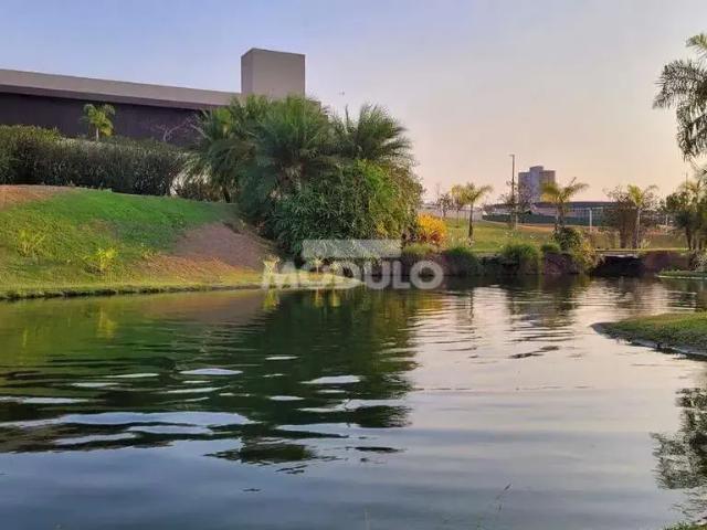Terreno em Condomínio para Venda em Uberlândia/MG Gávea