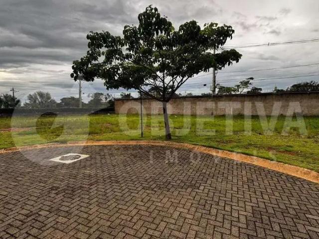 Terreno em Condomínio para Venda em Uberlândia/MG Laranjeiras