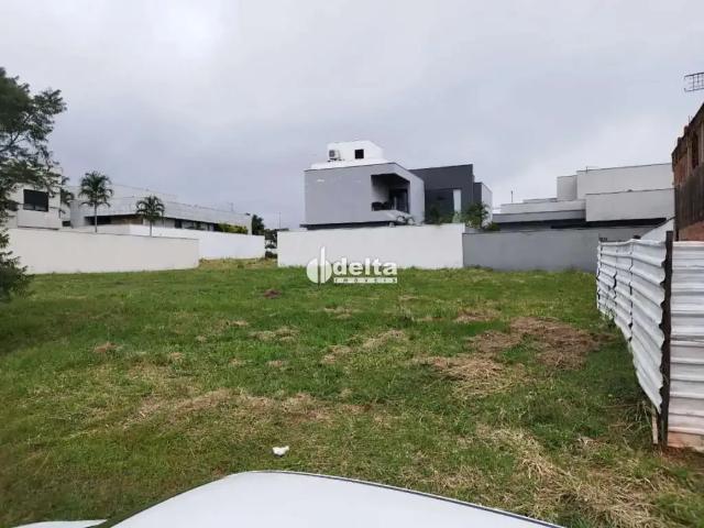 Terreno em Condomínio para Venda em Uberlândia/MG Nova Uberlândia