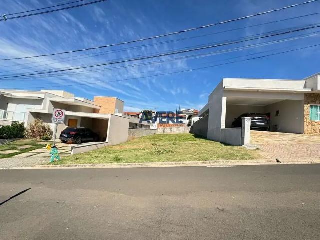 Terreno em Condomínio para Venda em Valinhos/SP Centro