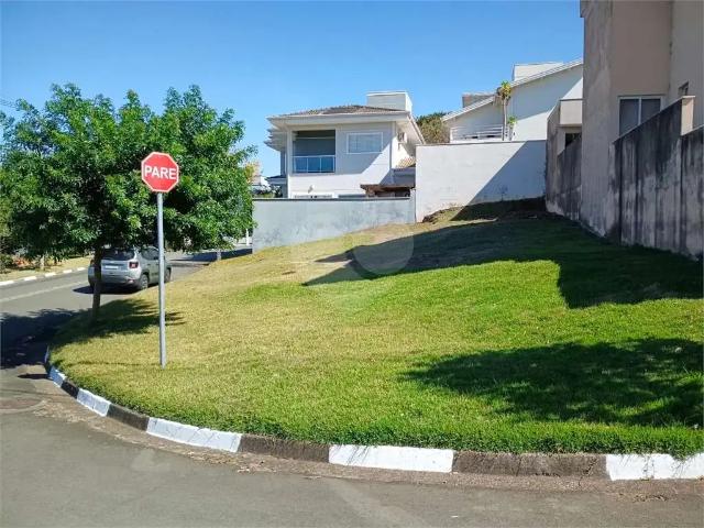 Terreno em Condomínio para Venda em Valinhos/SP Vila Capuava