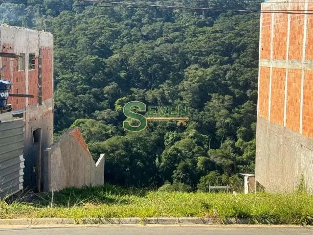 Terreno em Condomínio para Venda em Volta Redonda/RJ Casa de Pedra