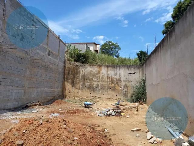 Terreno em Condomínio para Venda em Volta Redonda/RJ Roma