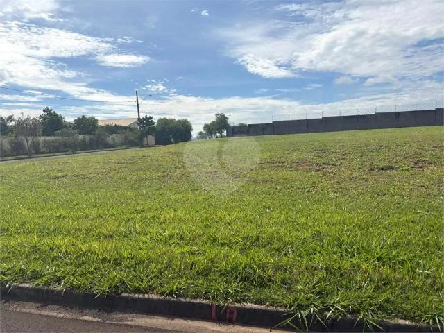 Terreno em Condomínio para Venda em Araçoiaba da Serra/SP Condomínio Saint Charbel