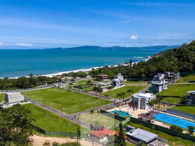 Terreno em Condomínio para Venda em Balneário Camboriú/SC Praia do Estaleirinho