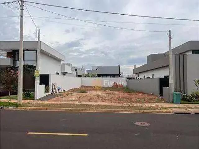 Terreno em Condomínio para Venda em Barretos/SP Jockey Club