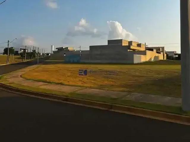 Terreno em Condomínio para Venda em Bauru/SP Vila Aviação