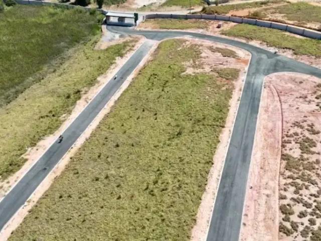Terreno em Condomínio para Venda em Bom Jesus dos Perdões/SP Vale do Sol