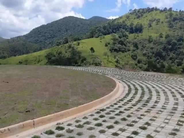 Terreno em Condomínio para Venda em Bom Jesus dos Perdões/SP Centro