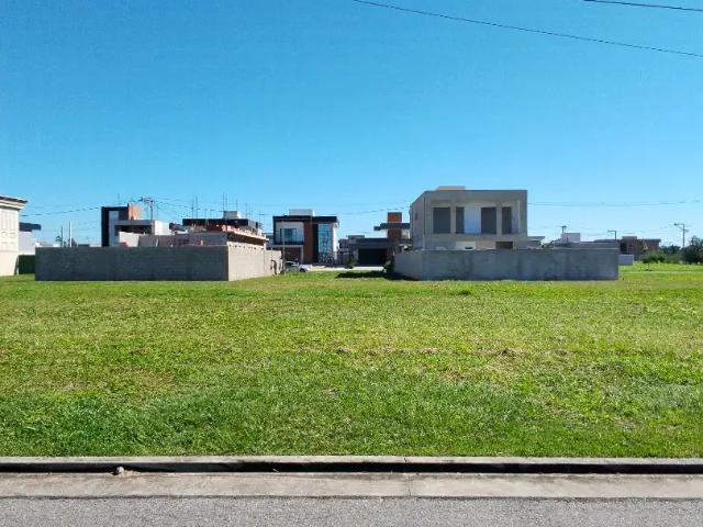Terreno em Condomínio para Venda em Cabo Frio/RJ Ogiva