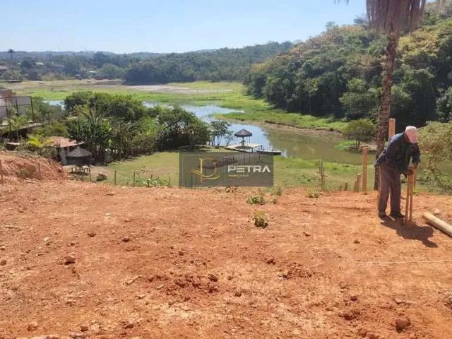 Terreno em Condomínio para Venda em Contagem/MG Solar do Madeira