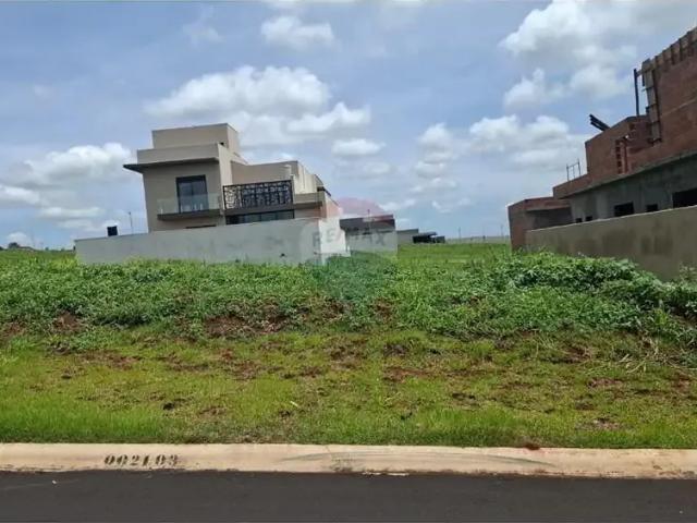 Terreno em Condomínio para Venda em Cravinhos/SP Centro