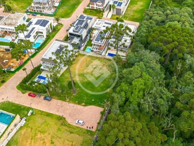 Terreno em Condomínio para Venda em Curitiba/PR Santa Felicidade