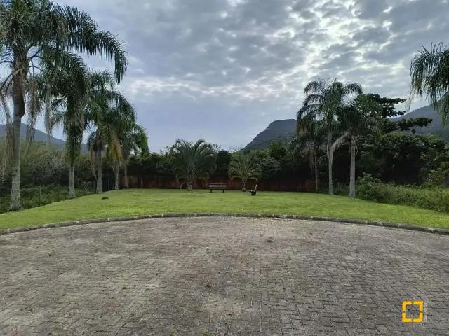Terreno em Condomínio para Venda em Florianópolis/SC Pântano do Sul