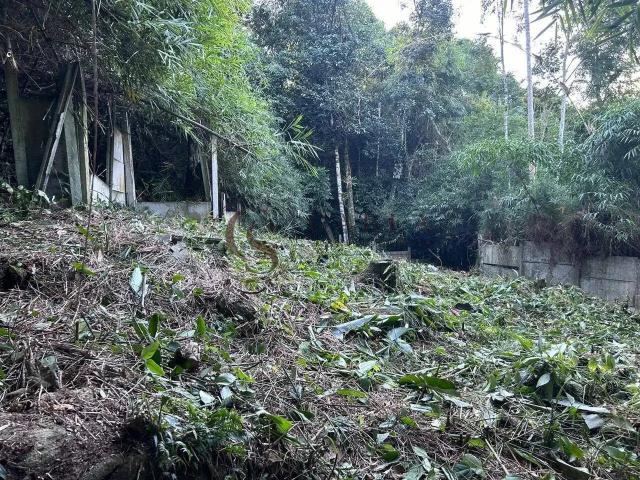 Terreno em Condomínio para Venda em Guarujá/SP Praia de Iporanga