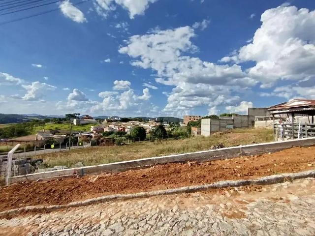 Terreno em Condomínio para Venda em Itaúna/MG Vale das Aroeiras