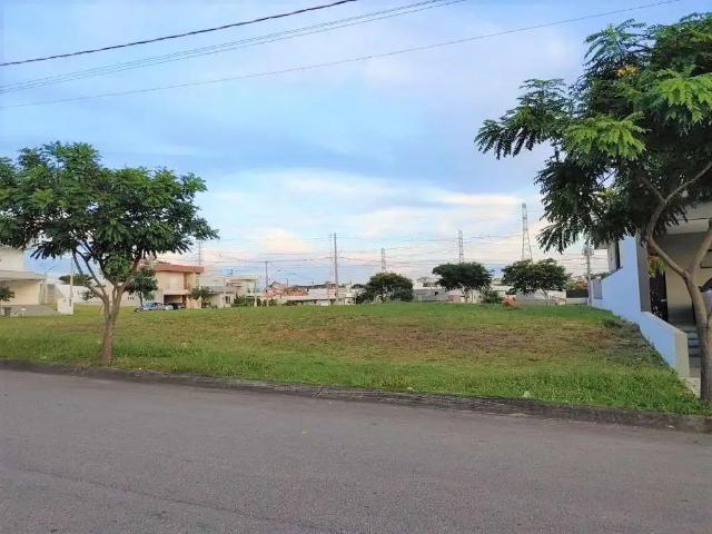 Terreno em Condomínio para Venda em Jacareí/SP Condomínio Vivva Residencial Clube