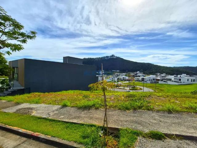 Terreno em Condomínio para Venda em Juiz de Fora/MG Salvaterra