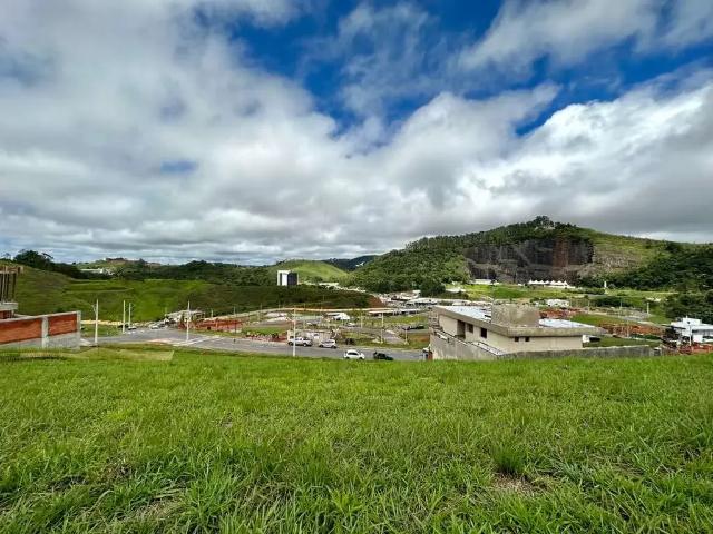 Terreno em Condomínio para Venda em Juiz de Fora/MG Salvaterra