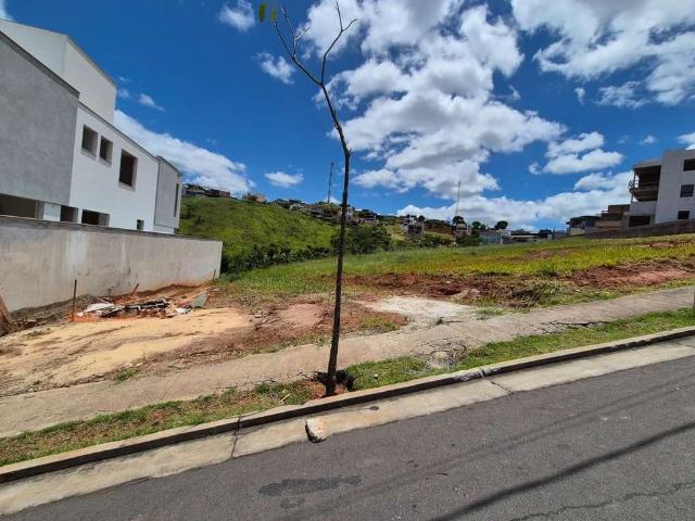 Terreno em Condomínio para Venda em Juiz de Fora/MG Salvaterra