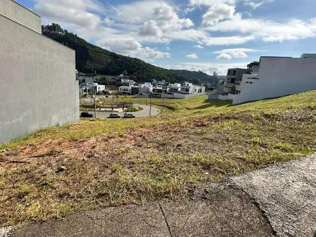 Terreno em Condomínio para Venda em Juiz de Fora/MG Salvaterra