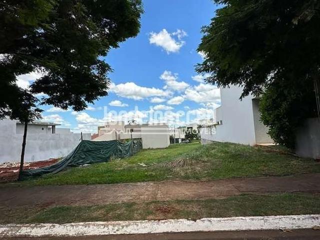Terreno em Condomínio para Venda em Londrina/PR Jardim Montecatini