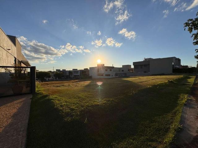Terreno em Condomínio para Venda em Londrina/PR Jardim Morumbi