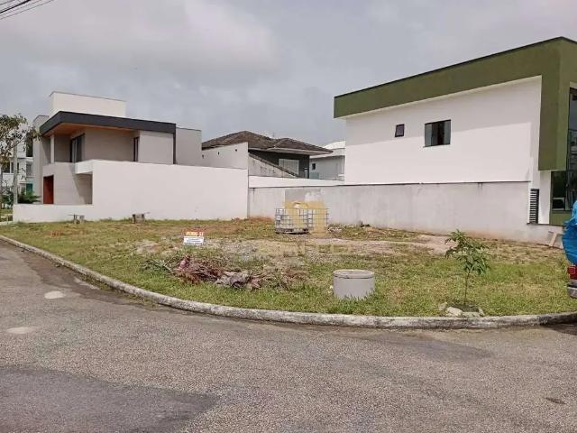 Terreno em Condomínio para Venda em Macaé/RJ Lagoa