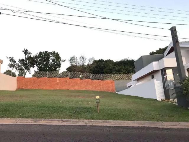 Terreno em Condomínio para Venda em Marília/SP Jardim Estoril
