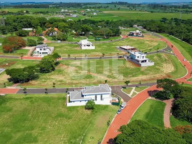 Terreno em Condomínio para Venda em Monte Alegre do Sul/SP Centro