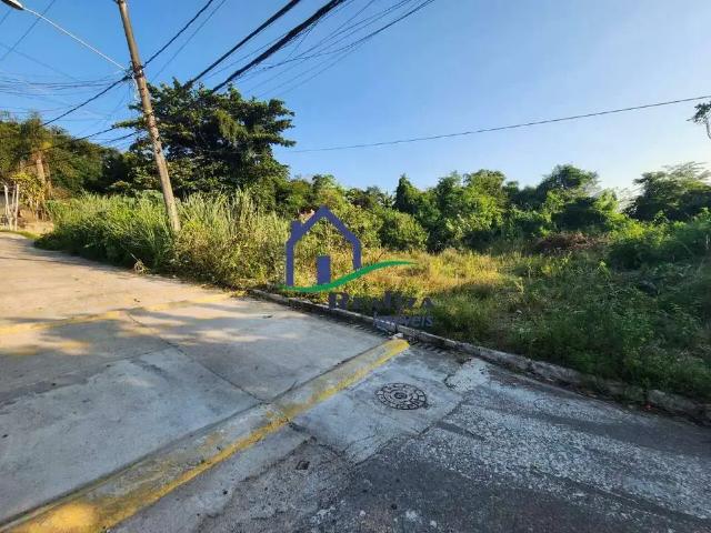Terreno em Condomínio para Venda em Niterói/RJ Mata Paca