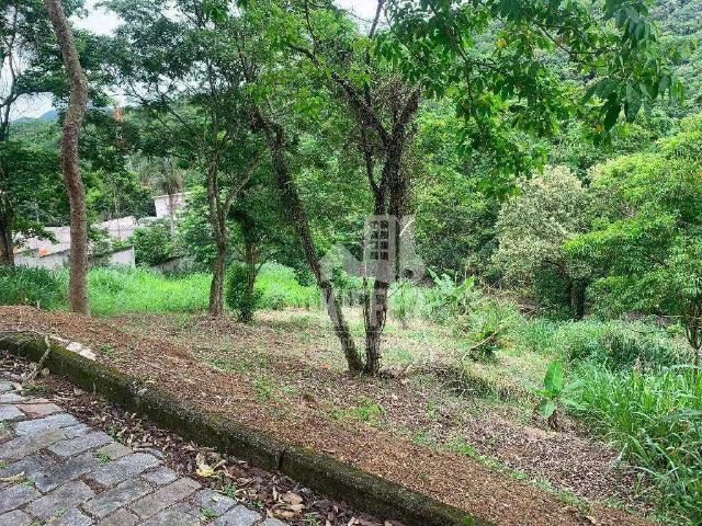 Terreno em Condomínio para Venda em Niterói/RJ Piratininga