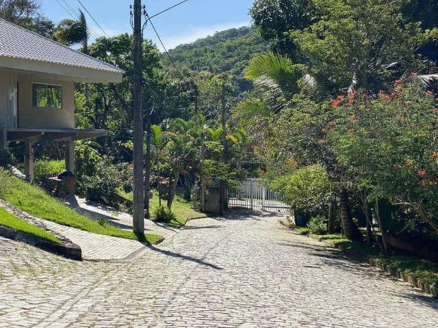 Terreno em Condomínio para Venda em Niterói/RJ Piratininga