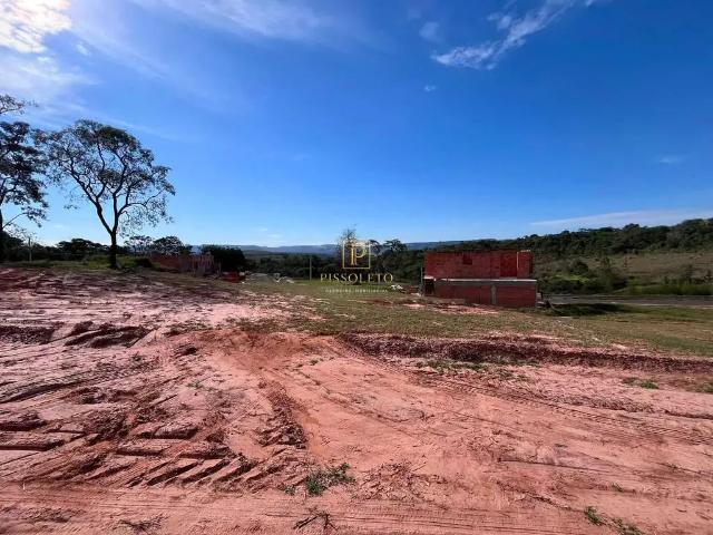 Terreno em Condomínio para Venda em Pardinho/SP Ninho Verde II