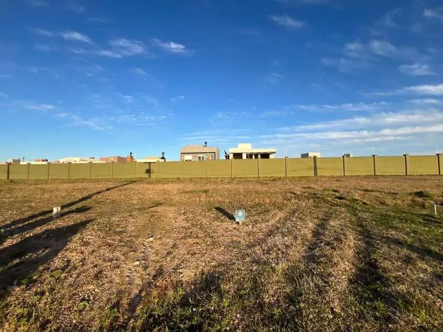 Terreno em Condomínio para Venda em Pelotas/RS Laranjal