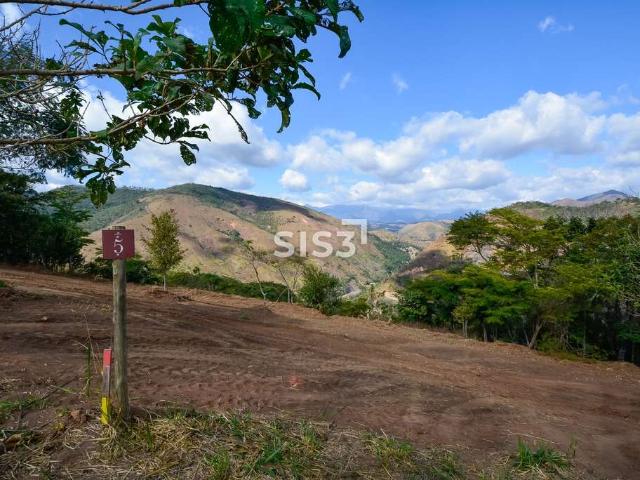 Terreno em Condomínio para Venda em Petrópolis/RJ Araras