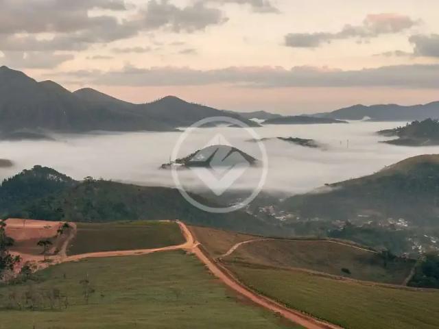 Terreno em Condomínio para Venda em Petrópolis/RJ Itaipava