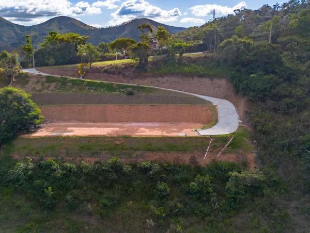 Terreno em Condomínio para Venda em Petrópolis/RJ Itaipava