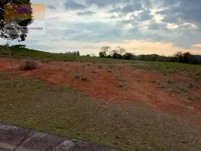 Terreno em Condomínio para Venda em Pinhalzinho/SP Centro
