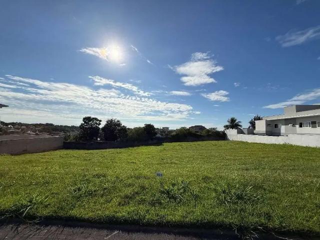Terreno em Condomínio para Venda em Rio das Ostras/RJ Extensão do Bosque