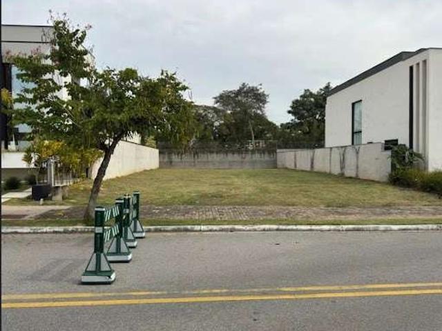 Terreno em Condomínio para Venda em São José dos Campos/SP Urbanova